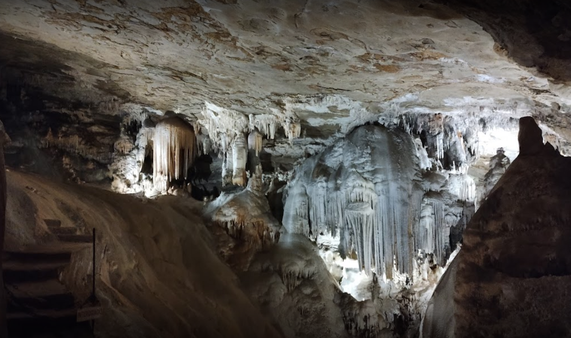 Gruta de Maquiné: onde fica, quanto custa e mais dicas